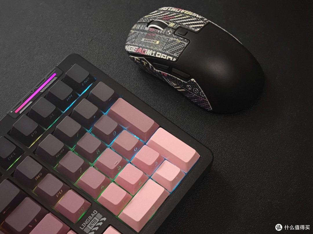 侧翼流光灯带+二次元IP设计加持！凌豹K98三模Gasket机械键盘体验_键盘_什么值得买