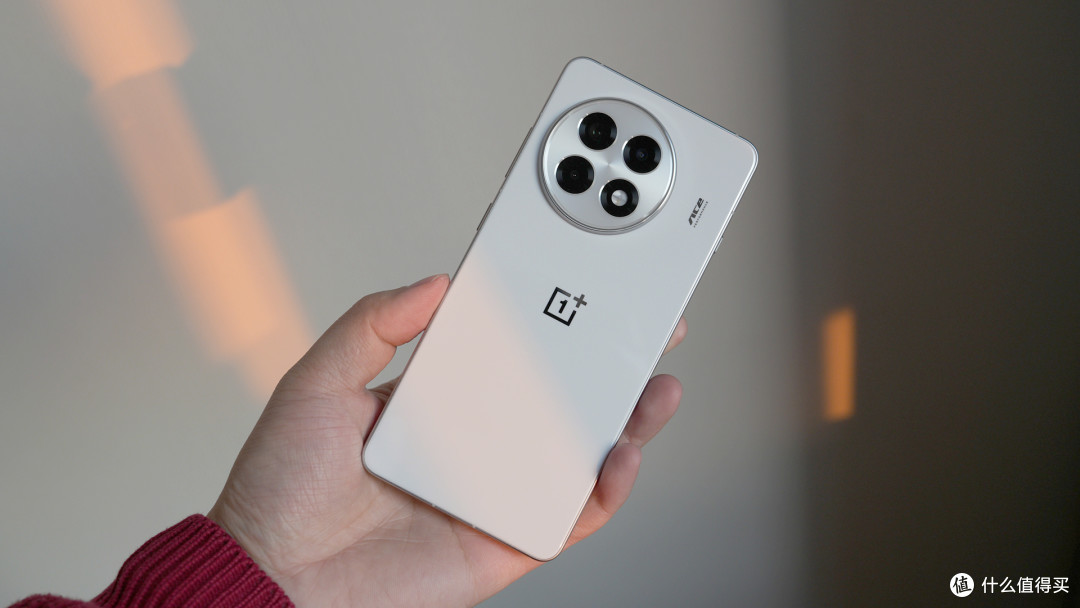 一加ACE5 Pro测评：骁龙8至尊版+6100毫安时，3000档游戏神机？_安卓手机_什么值得买