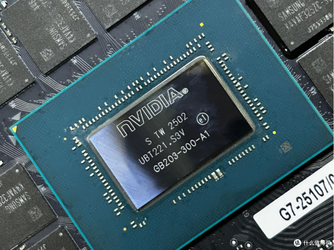 炫酷来袭，耕升 GeForce RTX 5070 Ti 炫光·超 OC带来超高性能_显卡_什么值得买