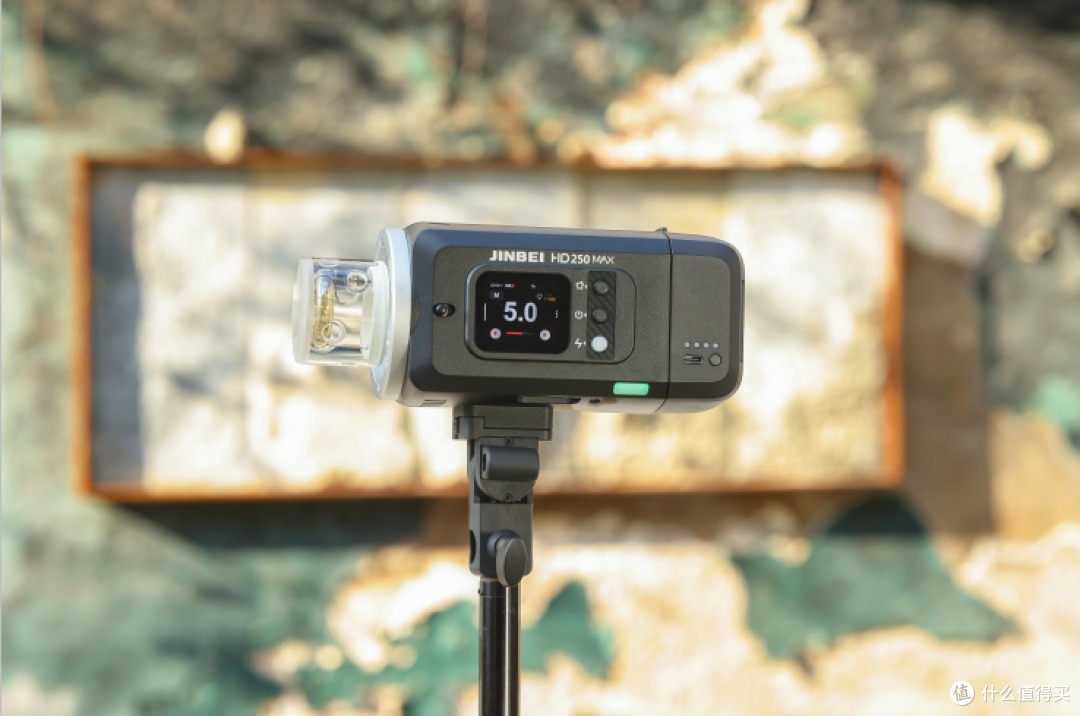 摄影师的理想“移动光工厂”！金贝新品HD-250MAX轻便外拍灯_相机配件_什么值得买