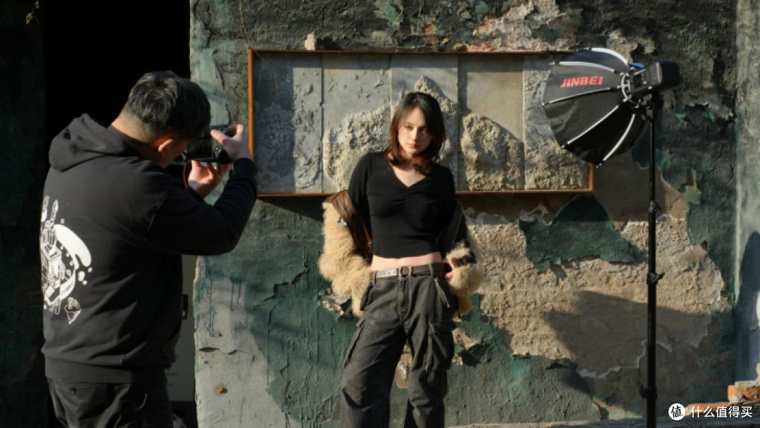 摄影师的理想“移动光工厂”！金贝新品HD-250MAX轻便外拍灯_相机配件_什么值得买