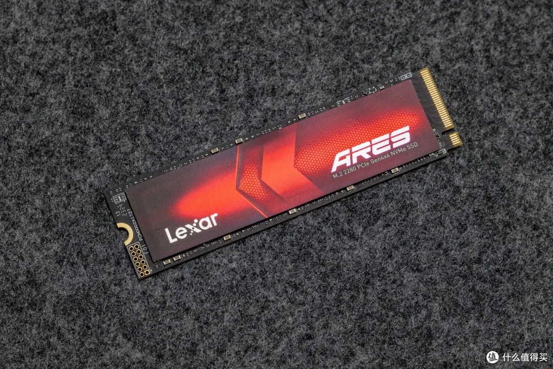 2025年SSD怎么选？盘点6款SSD后，我得到了答案_固态硬盘_什么值得买
