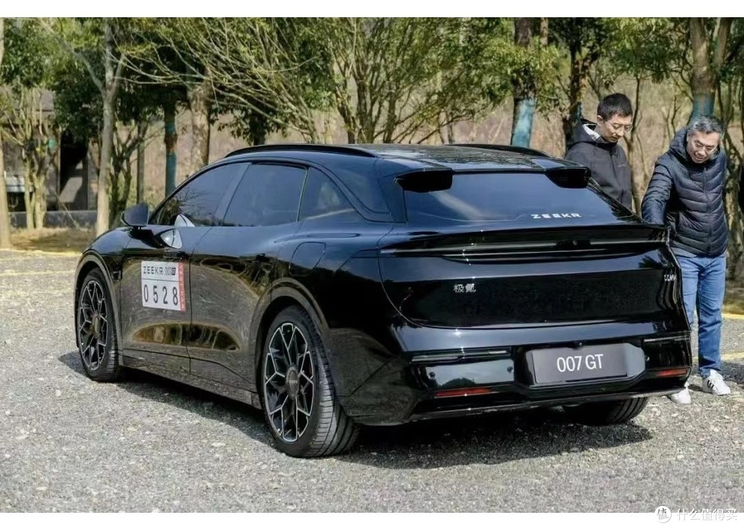 极氪007 GT短小精悍的年轻人的性能猎装车！_轿车_什么值得买