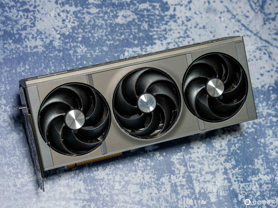 更帅更强的搅局者，蓝宝石 氮动 RX 9070XT OC显卡首发测评_显卡_什么值得买