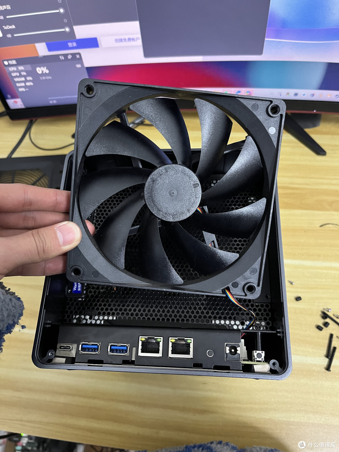 绿联DX4600拆解全揭秘！（完美适配黑群晖）_NAS存储_什么值得买