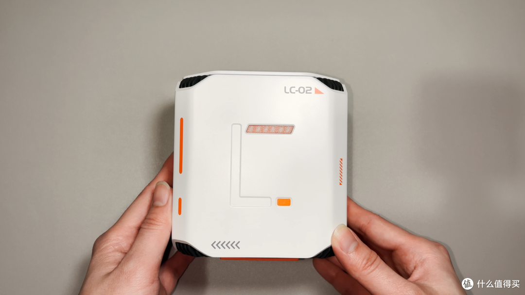 开箱测评 AI 服务器：懒猫微服 LC - 02_服务器_什么值得买