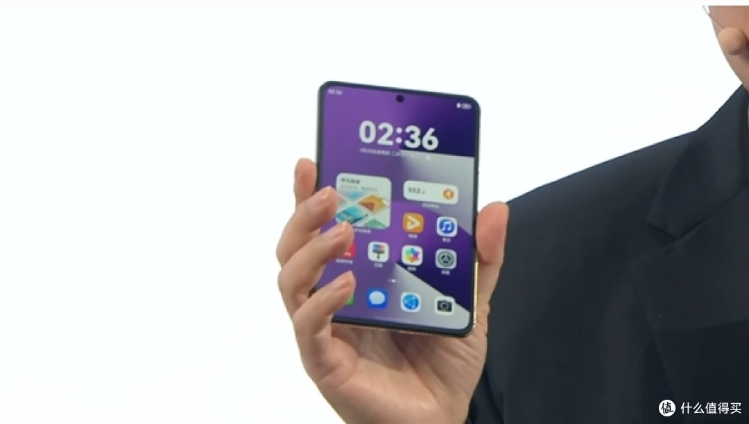 人人都买得起，全球首款阔折叠新形态手机，华为Pura X 7499元起_其他智能手机_什么值得买