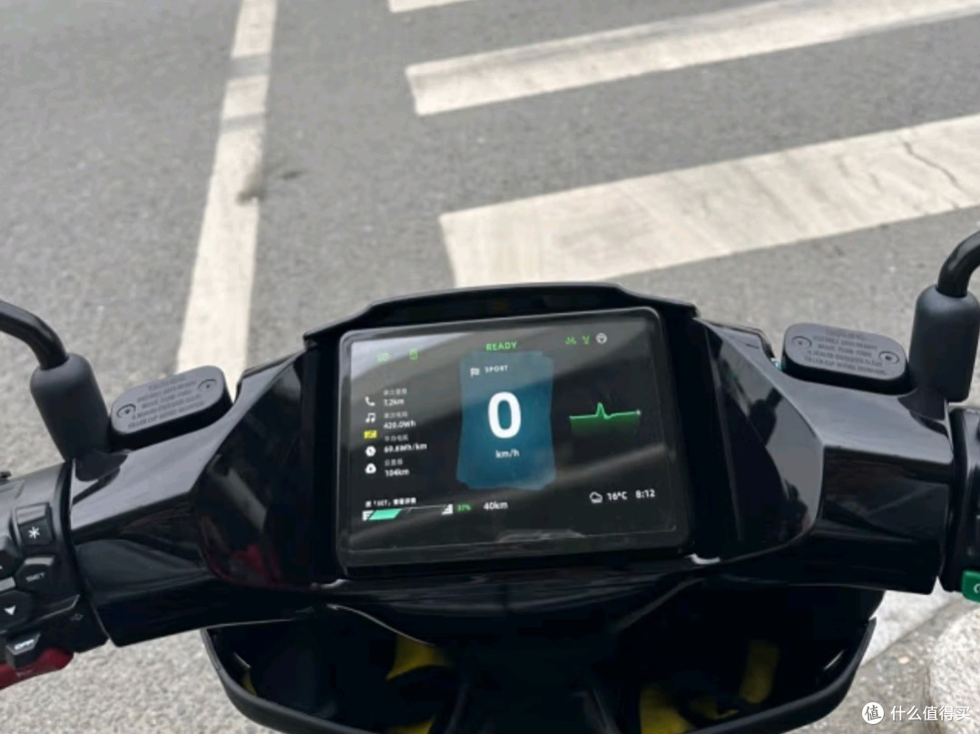 ZEEHO极核AE5i电动自行车：科技与性能的完美融合_电动车_什么值得买