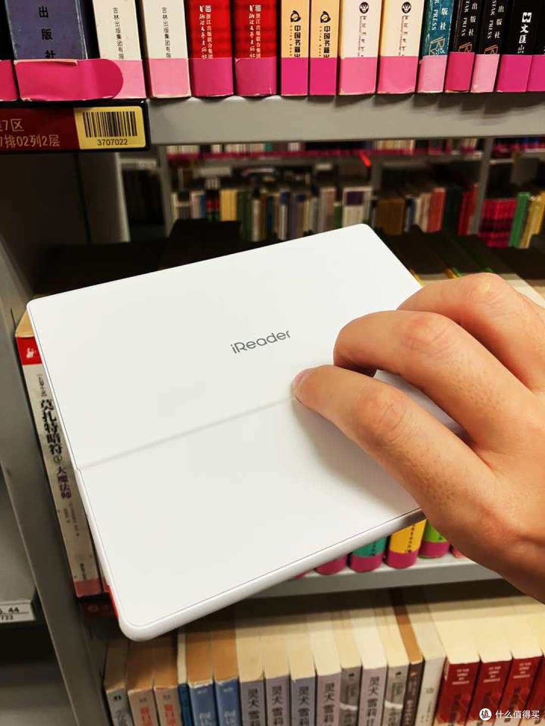 掌阅Ocean4 Turbo 2025评测：Carta1300+实体翻页键+人体工学设计_电子书阅读器_什么值得买