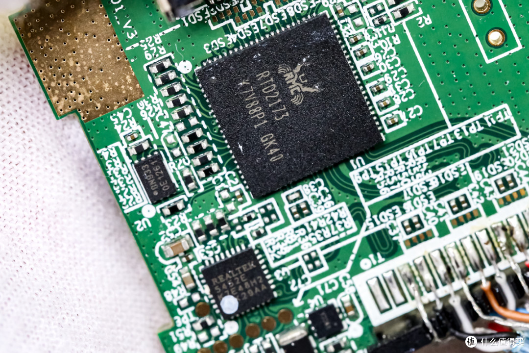 4K120Hz瑞昱Realtek RTD2173方案DP1.4转HDMI 2.1转换器拆解_线缆_什么值得买