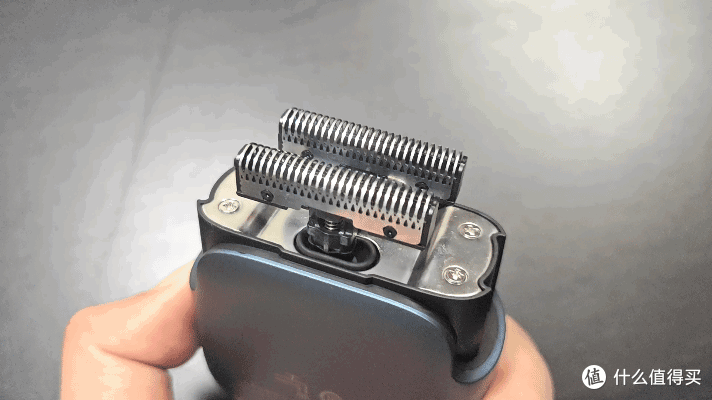 飞科往复式剃须刀FS685，男士必备的面子神器_电动剃须刀_什么值得买