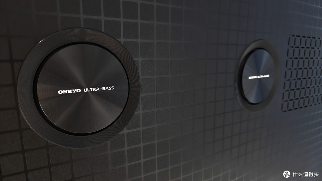 TCL Q10L【首发测评】：25 年高端画质标杆？_液晶电视_什么值得买