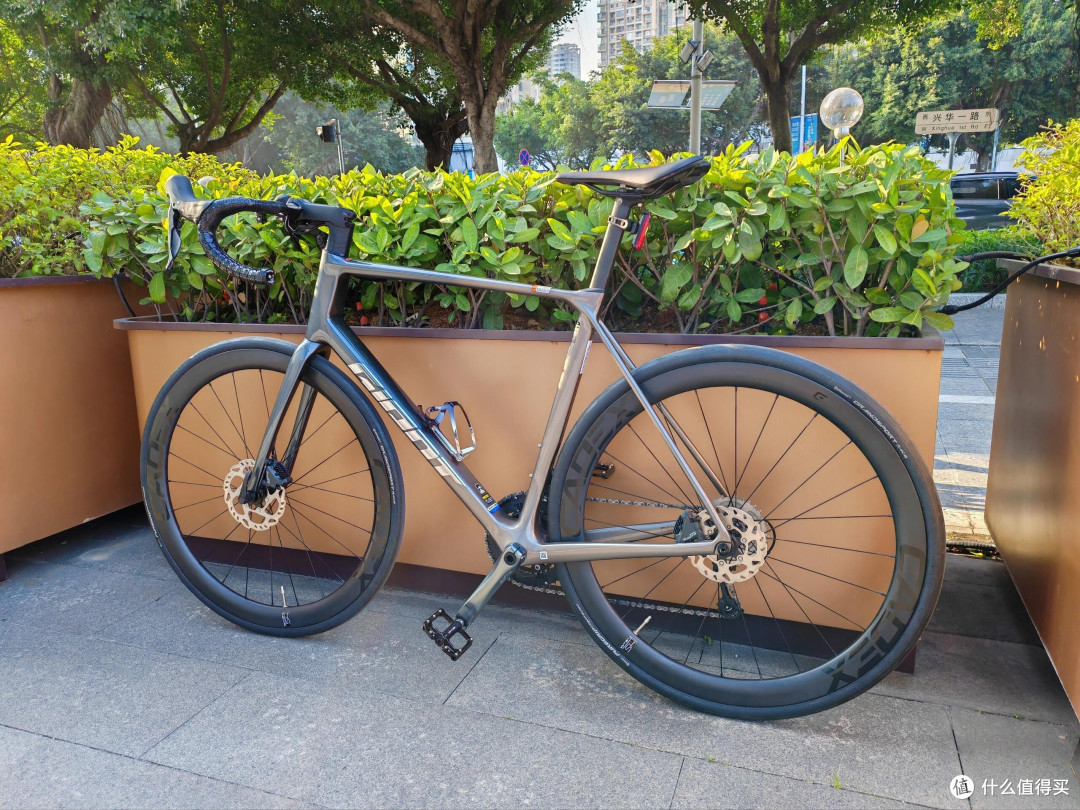 捷安特 TCR ADV3 深度测评：2025 年综合公路车_骑行运动_什么值得买