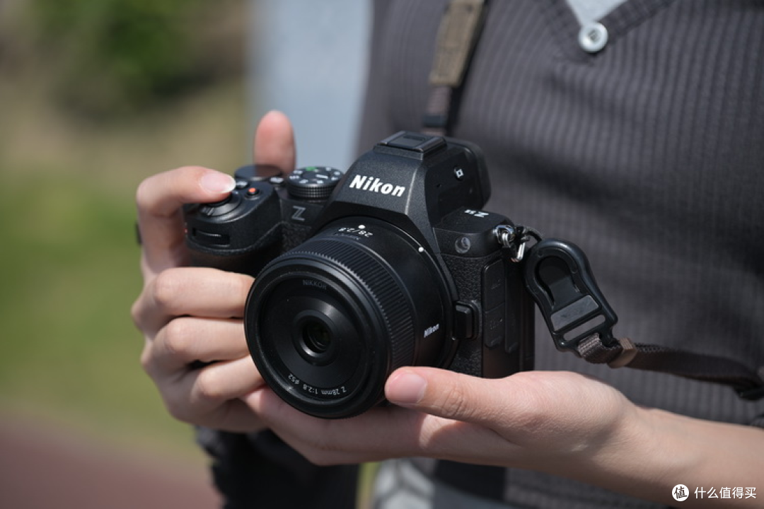 仅售10999元！尼康Z5II全画幅微单，值得入手吗？_相机_什么值得买