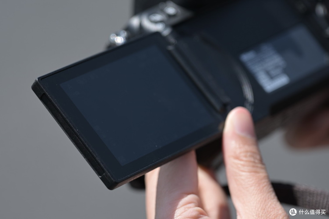 仅售10999元！尼康Z5II全画幅微单，值得入手吗？_相机_什么值得买