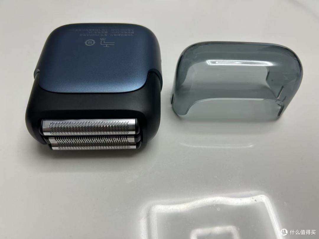 充电1小时续航60天 男士的出差利器 飞科往复式剃须刀FS685_电动剃须刀_什么值得买