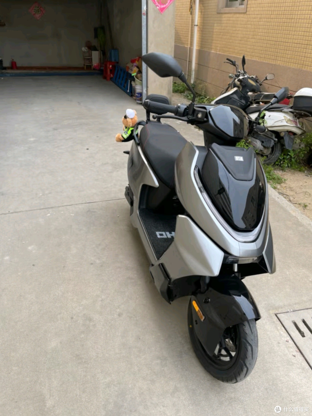 ZEEHO极核AE4/AE4 SE：高性能电摩，通勤代步外卖新选择_电动车_什么值得买