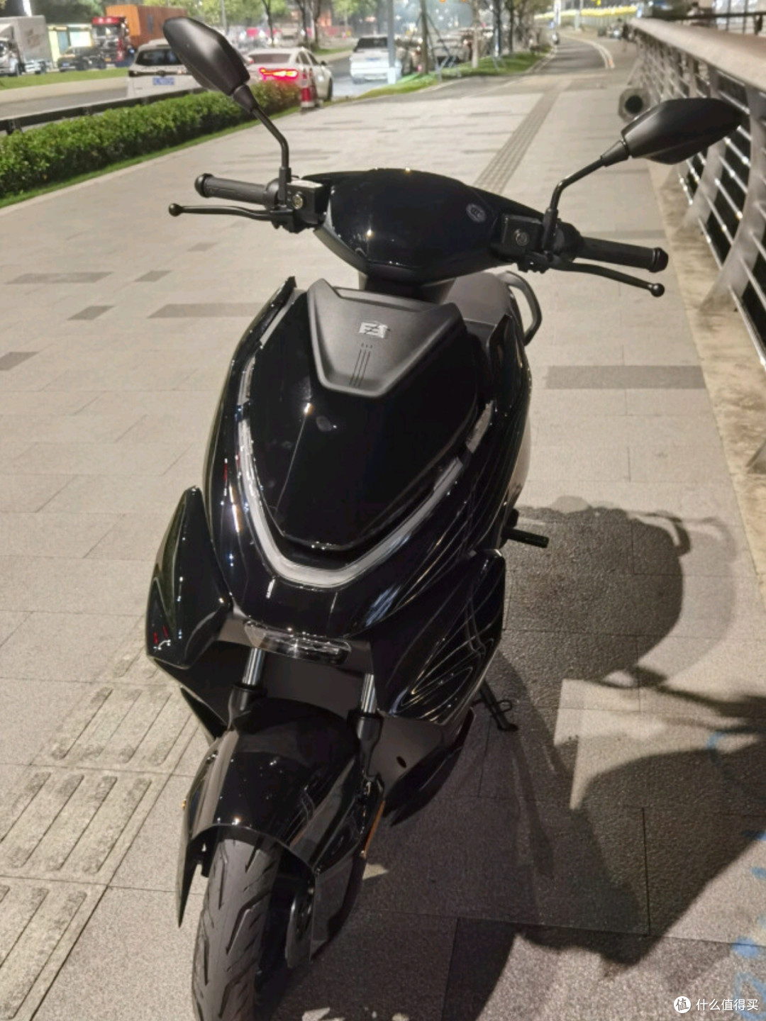 ZEEHO极核AE4/AE4 SE：高性能电摩，通勤代步外卖新选择_电动车_什么值得买