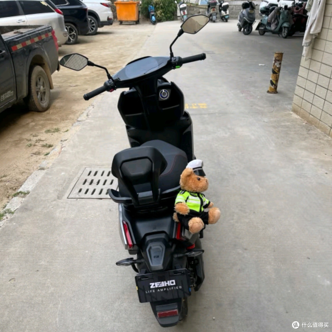 ZEEHO极核AE4/AE4 SE：高性能电摩，通勤代步外卖新选择_电动车_什么值得买