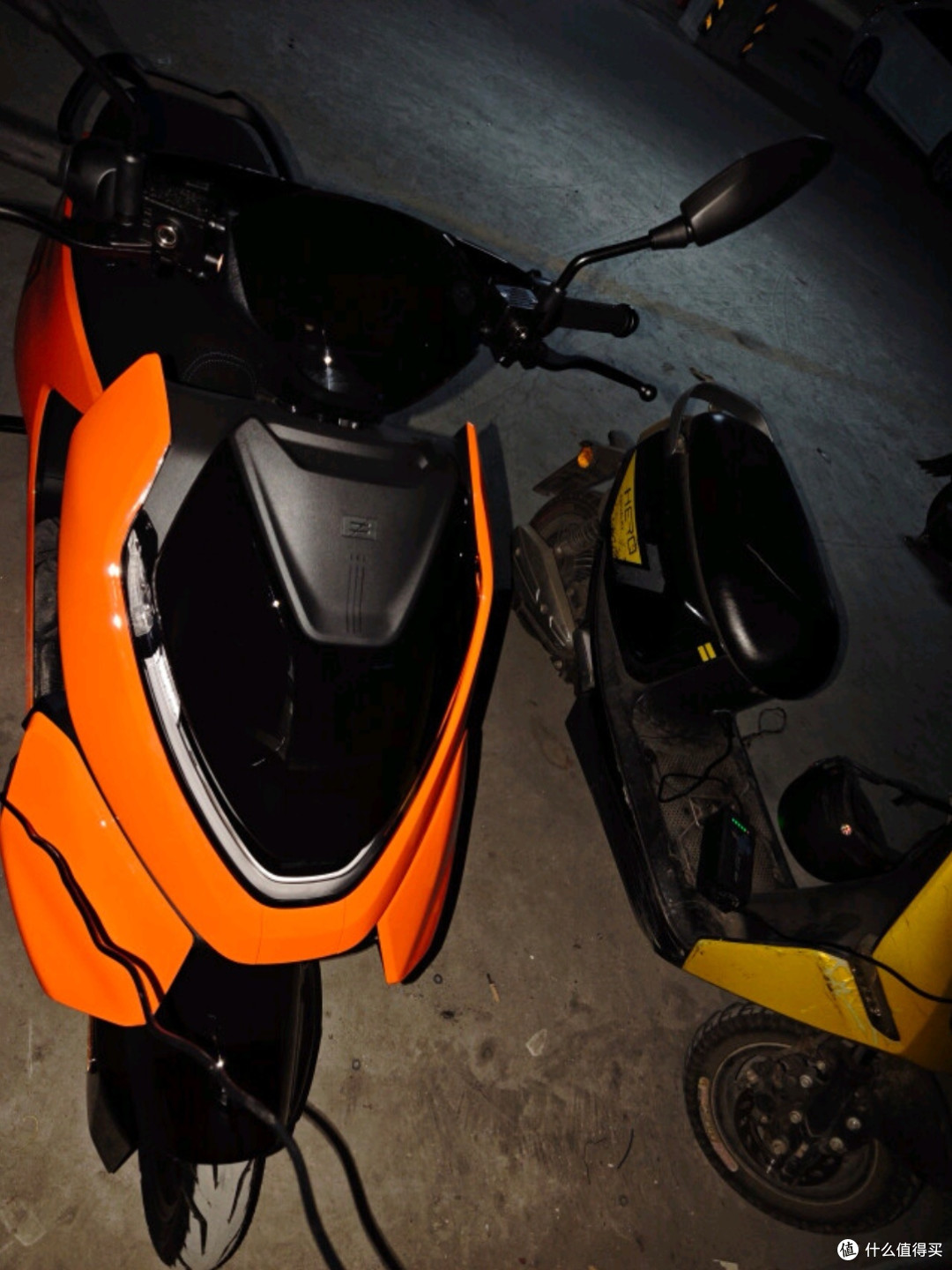 ZEEHO极核高性能电摩AE4/AE4 SE：通勤代步、外卖配送的智选之选_电动车_什么值得买
