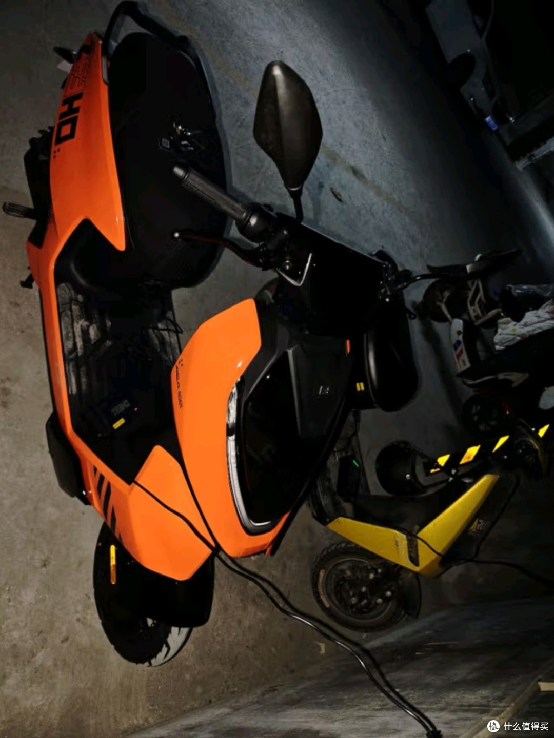 ZEEHO极核高性能电摩AE4/AE4 SE：通勤代步、外卖配送的智选之选_电动车_什么值得买