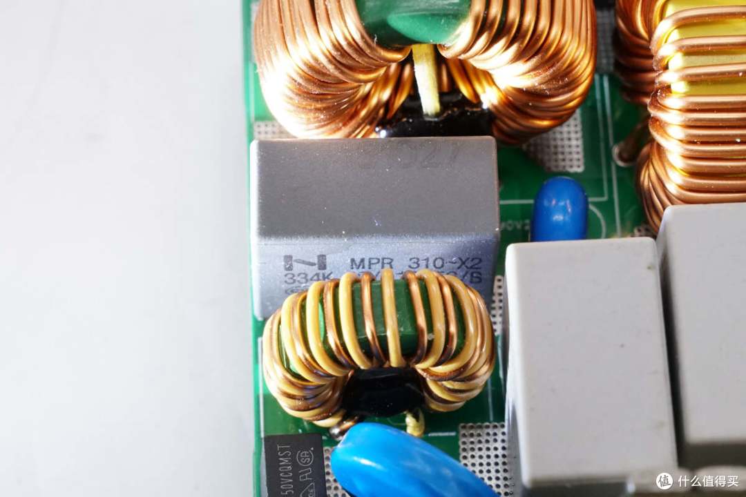 满载转换效率达99%，梵塔300W氮化镓图腾柱PFC方案解析_充电器_什么值得买