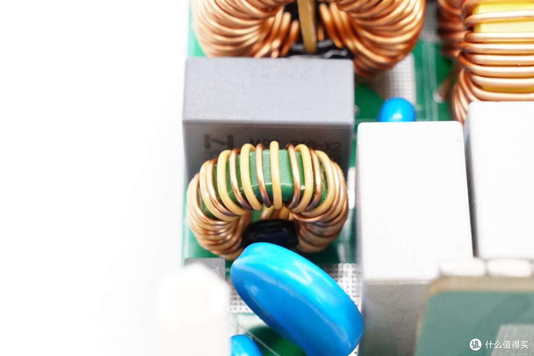 满载转换效率达99%，梵塔300W氮化镓图腾柱PFC方案解析_充电器_什么值得买