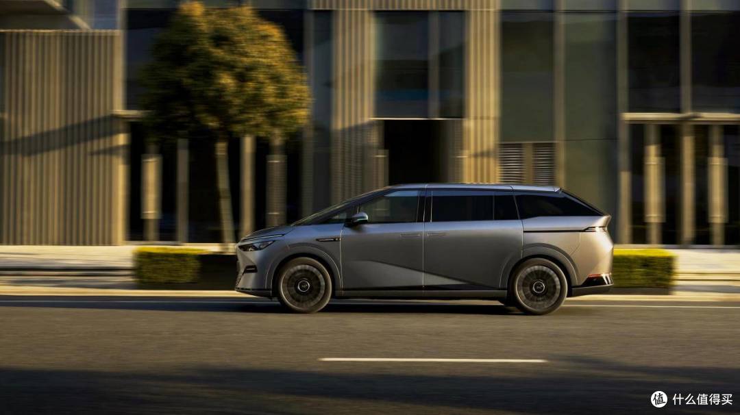 价格毫无惊喜？35.98万起，2025款小鹏X9 大七座MPV车型上市_MPV_什么值得买