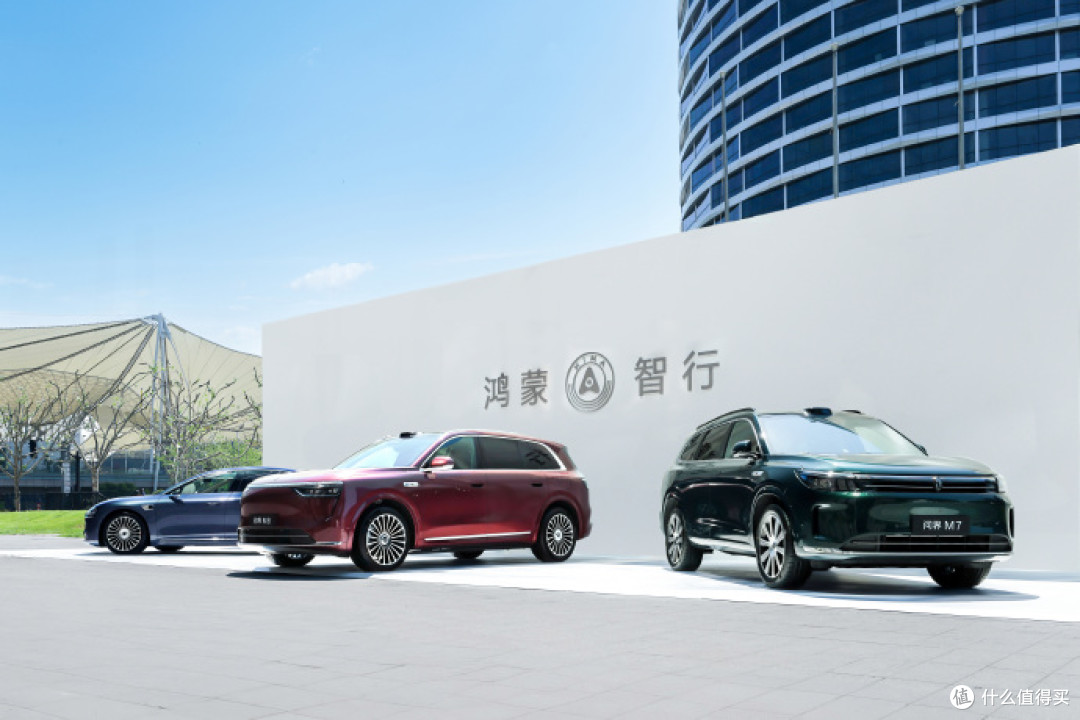 8分钟大定8000台！都是谁在买鸿蒙智行问界M8，转化率要突破70%？_SUV_什么值得买