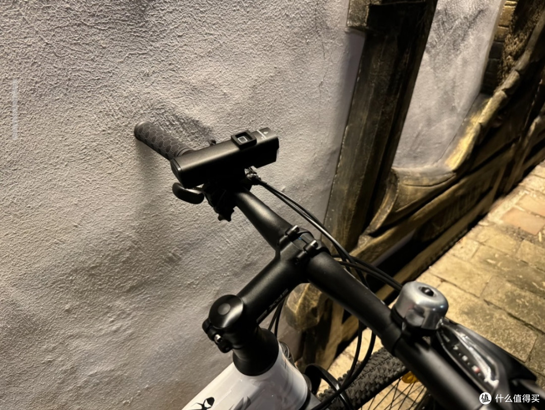 夜骑安全必备：神火BL12自行车灯使用实录_骑行运动_什么值得买