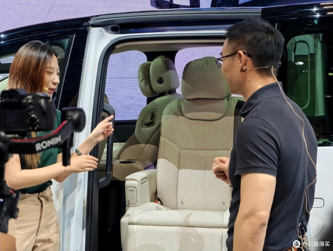 贵3万也不算多，55.98万元，理想MEGA Home 家庭特别版MPV发布_MPV_什么值得买