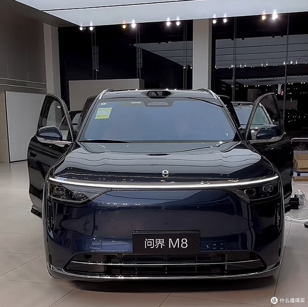 问界M8震撼上市：华为重新定义家庭智慧旗舰SUV_SUV_什么值得买