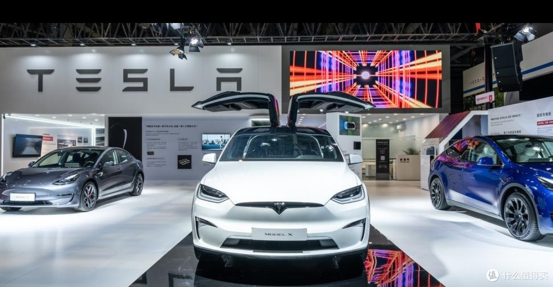 2025上海车展新车首秀：特斯拉Model S Plaid+“闪电模式燃爆全场_新能源车_什么值得买