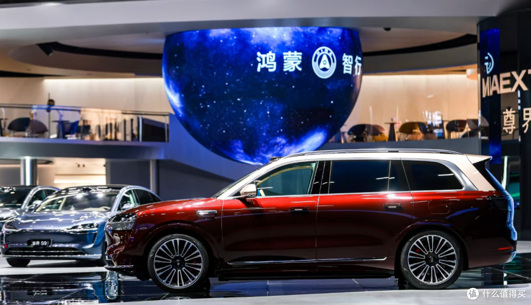 特斯拉Model Y新版型E80浮出水面：15万级定价直击国产车腹地_新能源车_什么值得买