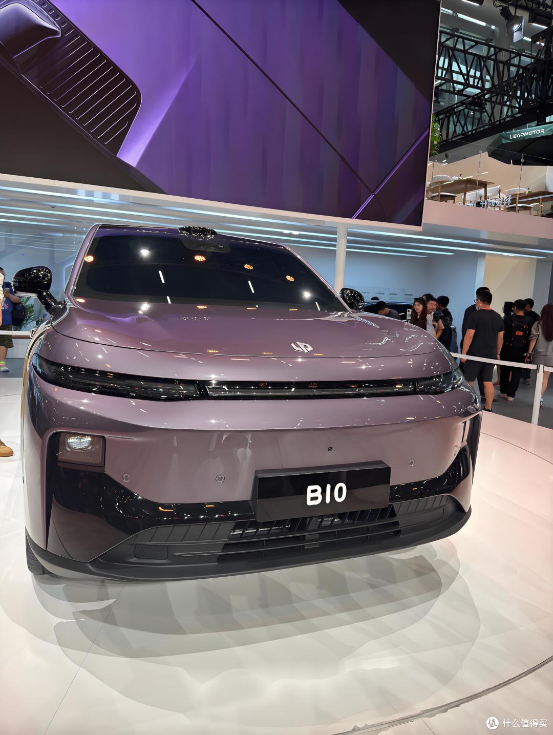 10万级纯电SUV黑马？零跑B10深度评测_新能源车_什么值得买