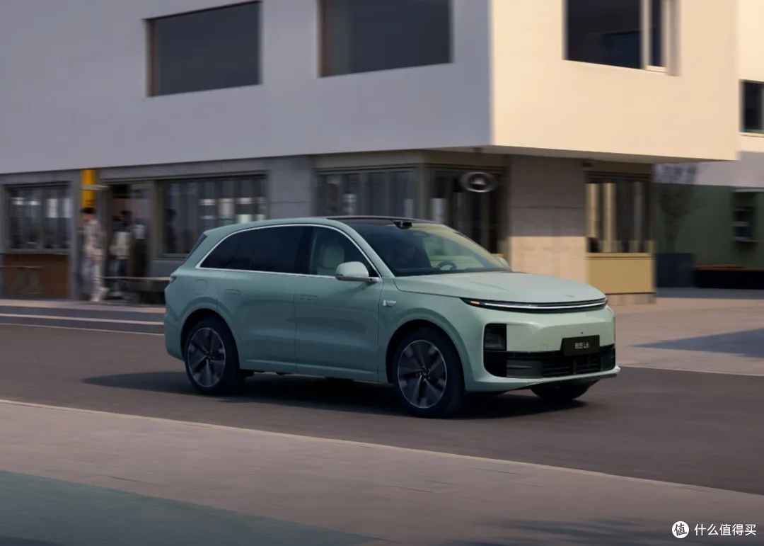 辅助驾驶全面升级！理想L6焕新智驾版24.98万起 等等党赚到了_新能源车_什么值得买