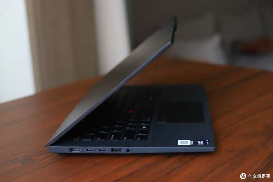 梦中情本—ThinkPad T14p 2025上手体验及测评，高性能工程师本！_笔记本电脑_什么值得买