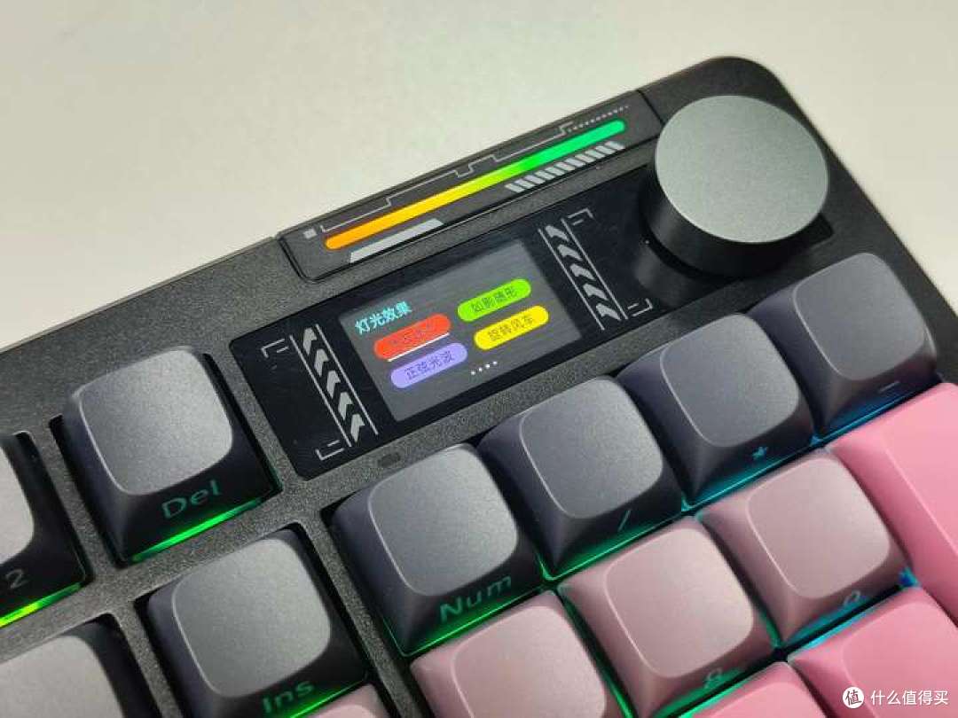 侧刻键帽 + RGB 灯效：凌豹 K98Pro 把颜值直接焊在键盘上_键盘_什么值得买