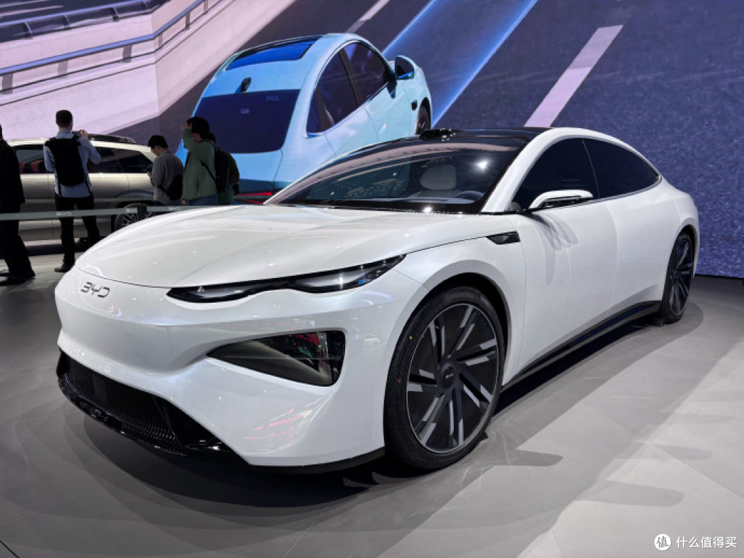 汉L平替？比亚迪海豹08实车曝光，还原概念车设计，尺寸对标汉L_新能源车_什么值得买