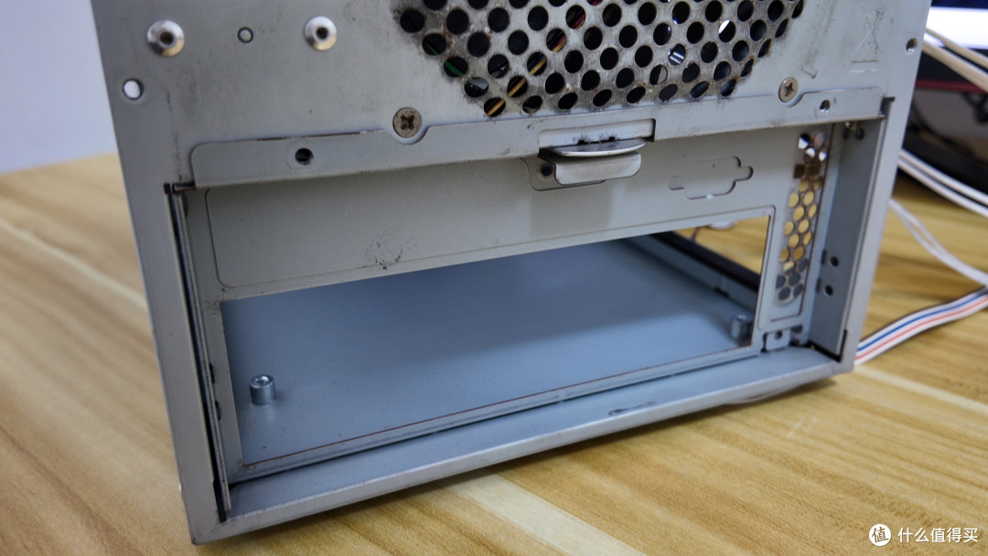 超绝四盘位NAS机箱推荐-迎广MS04，完美升级家庭存储服务器。_机箱_什么值得买
