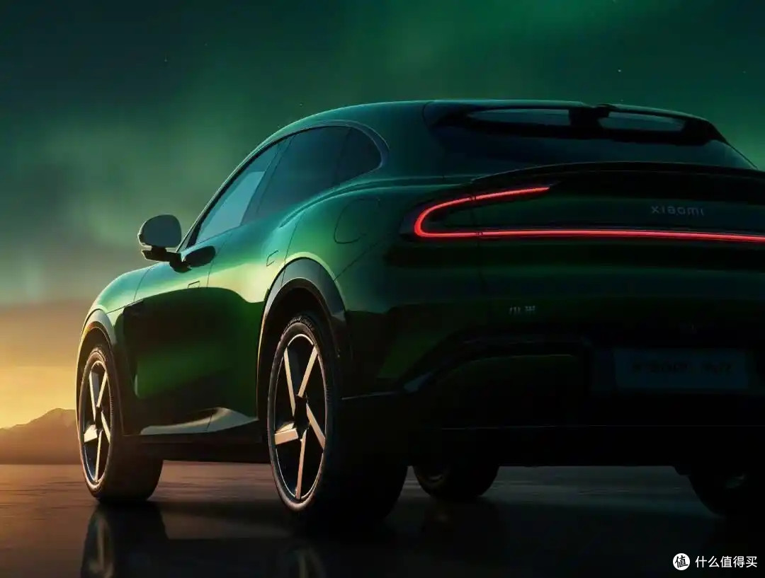 小米发布YU7，法拉利疑似内涵抄袭贴脸开大？_新能源车_什么值得买