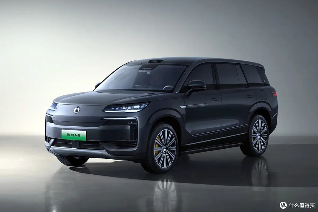 腾势N8L曝光！三电机+无人机+170km纯电，31.98万交个朋友？_新能源车_什么值得买