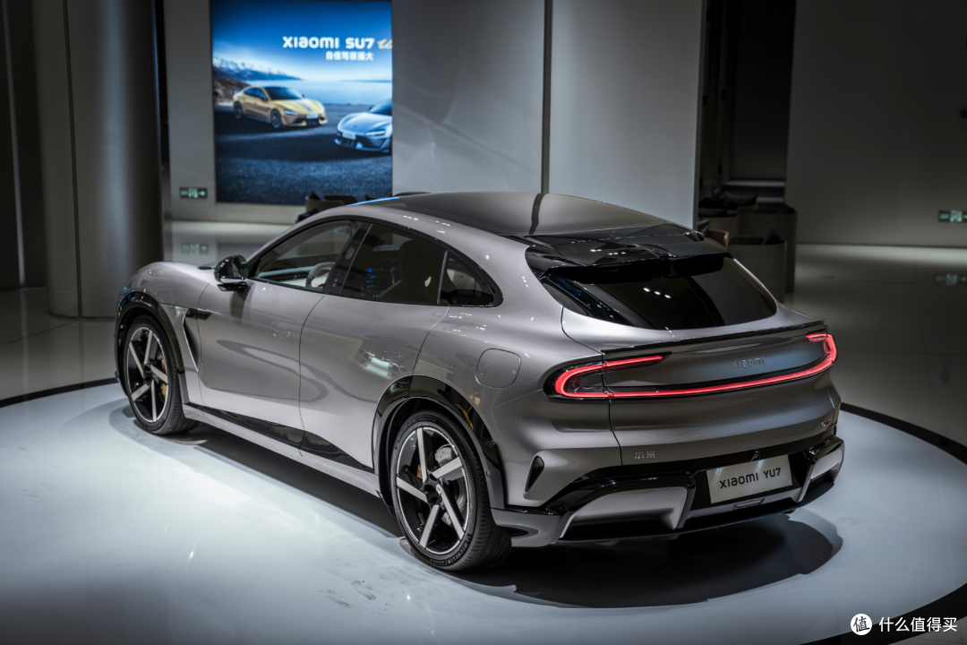 30万绝对撑得起！小米YU7钛金属色高清实拍，肉眼可见的高级质感_新能源车_什么值得买