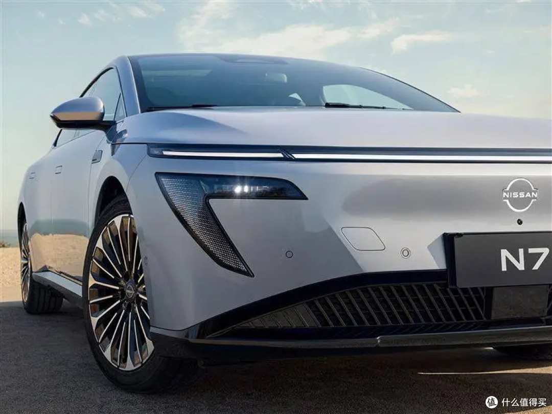 尺寸和空间比秦L强，11.99万起，东风日产N7 6月限时购车权益公布_新能源车_什么值得买