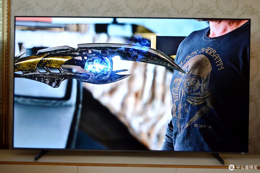 几乎没短板！300Hz高刷墨晶屏+画质独显，海信小墨E5Q Pro首测_液晶电视_什么值得买