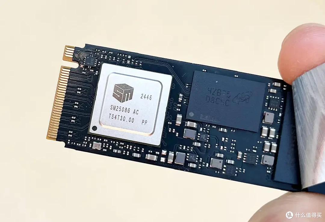 四款不同主控方案PK 教你618该如何选2TB PCIe 5.0 SSD_硬盘_什么值得买