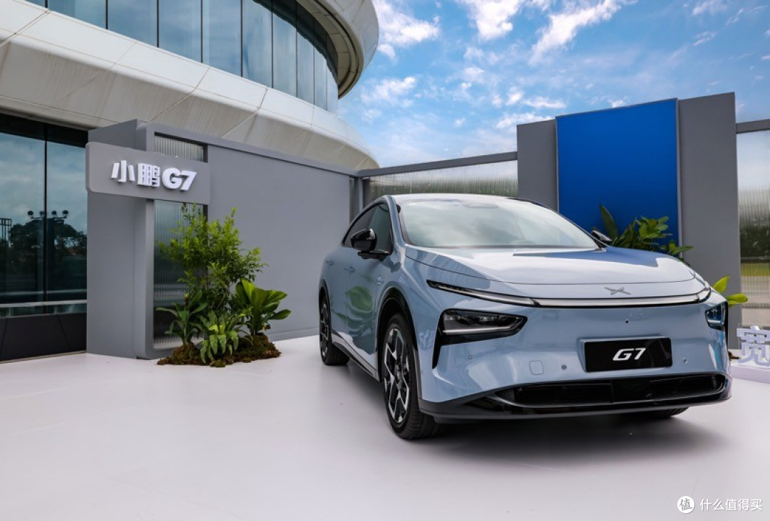 首搭3块图灵AI芯片和全本地端VLA+VLM模型，小鹏G7预售价23.58万_新能源车_什么值得买