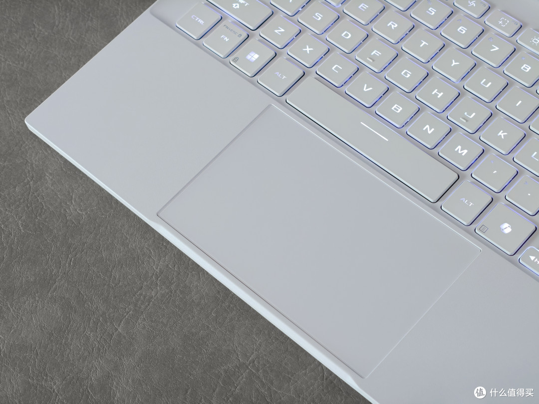 高性能轻薄本：AMD 锐龙 AI 300 + RTX 5060 的华硕天选 Air 2025_游戏本_什么值得买