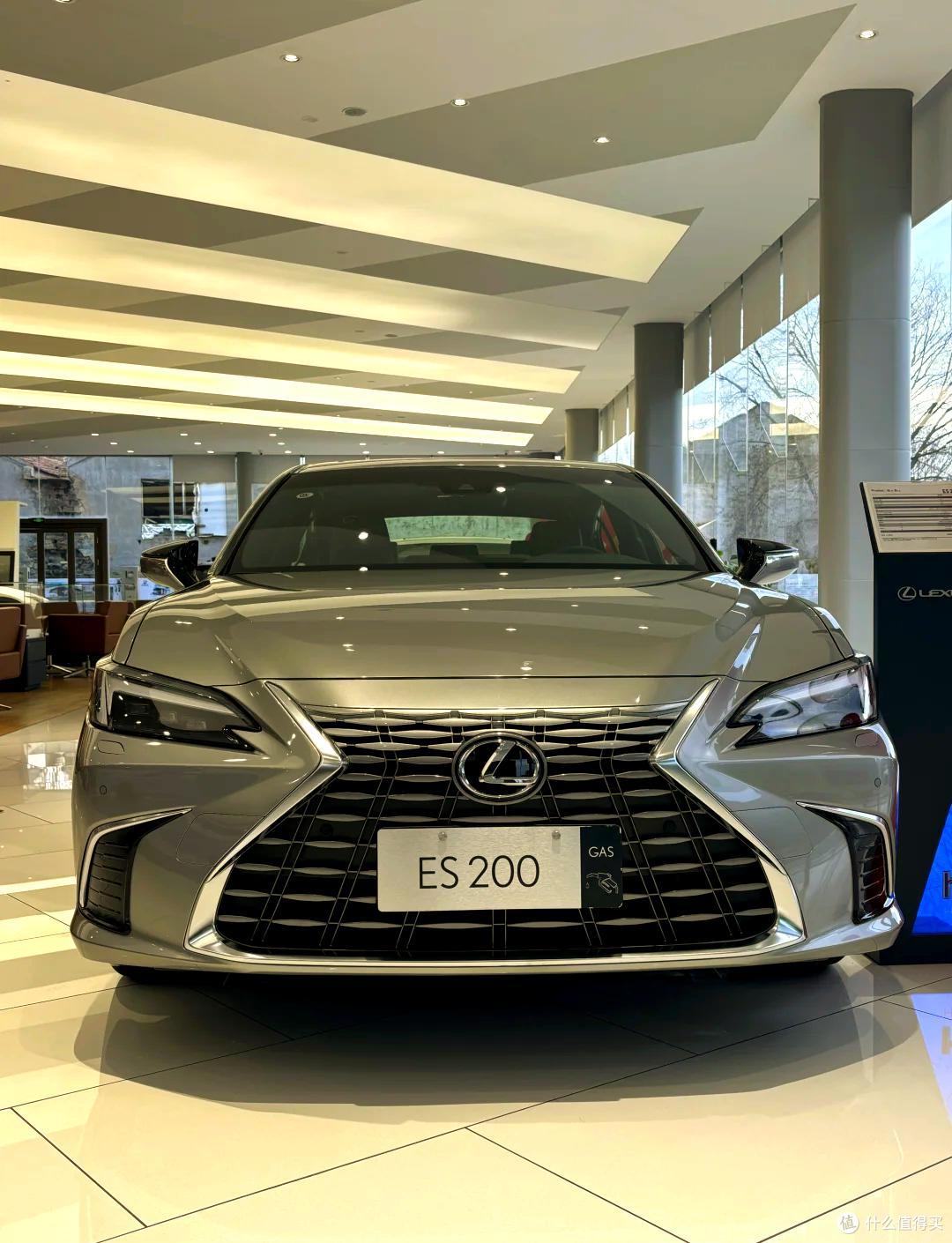 中年男人梦碎一地，雷克萨斯ES200只要15.7万了！_轿车_什么值得买