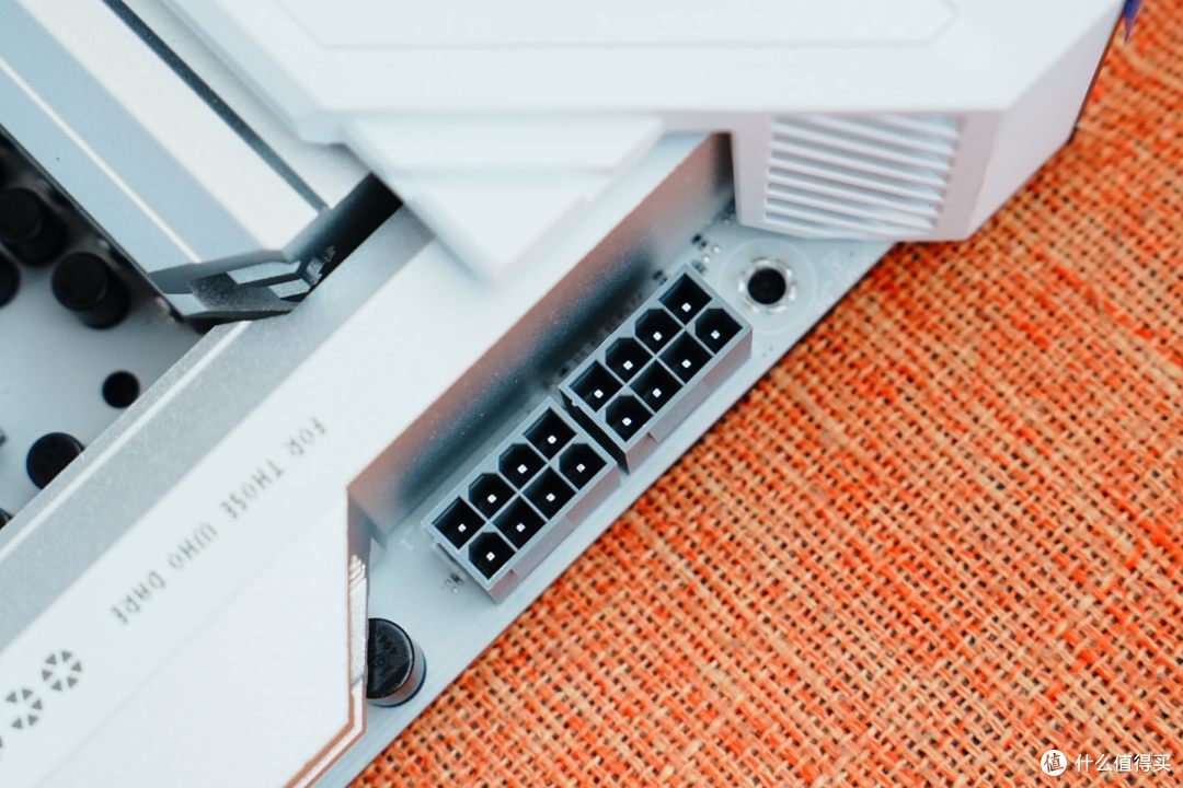 华硕ROG吹雪B860A主板+Ultra 265K装机分享，618入手这一套战未来_主板_什么值得买